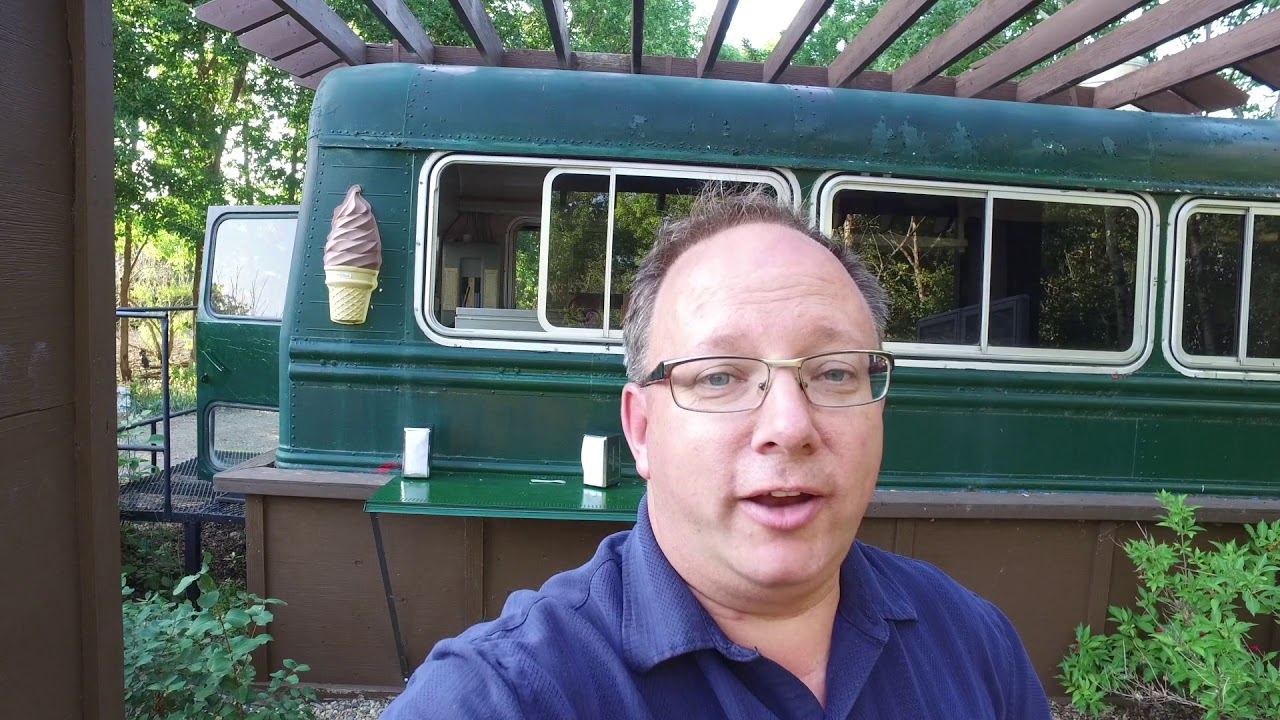 Day 19 Family Mini Golf - YouTube