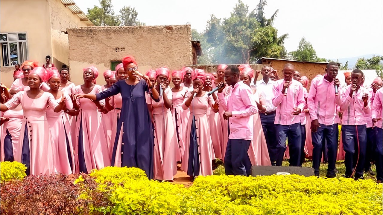 Mwukawera w'Imana by ABIHANGANYE CHOIR [ADEPR BWIZA] #Live Performance ...