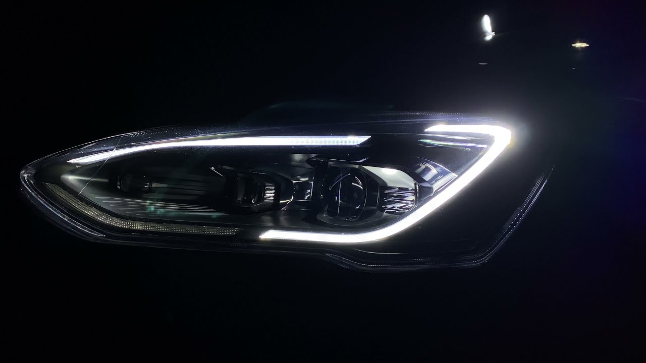 Ford Focus at night Adaptive LED Headlight / adaptiver LED Scheinwerfer ...
