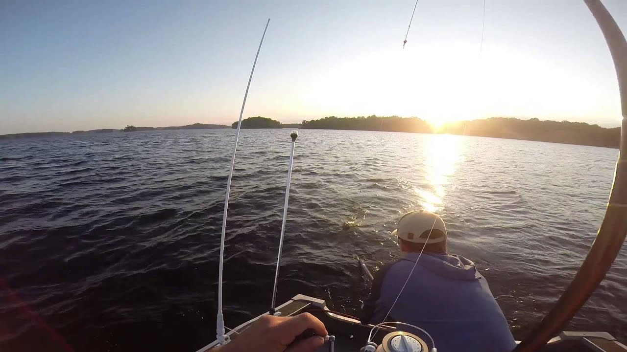 Pike breaks line - YouTube