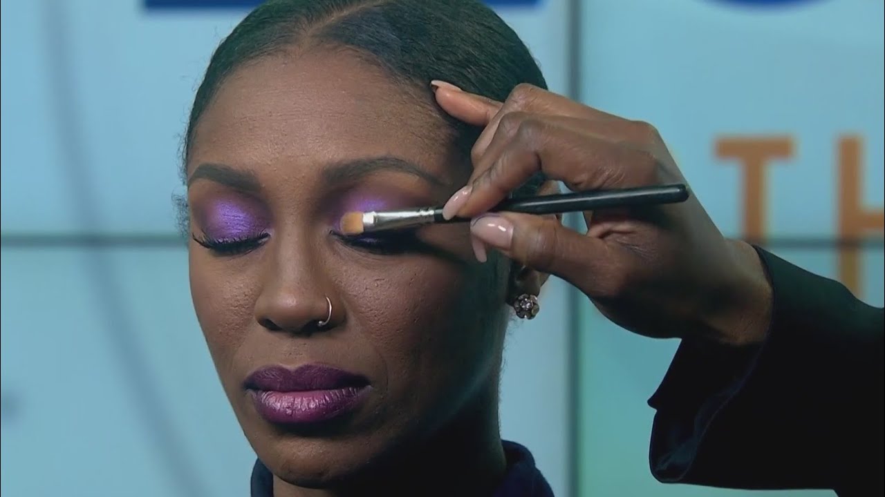 Celebrity makeup artist shares NYE glam tips to ring in 2023 - YouTube