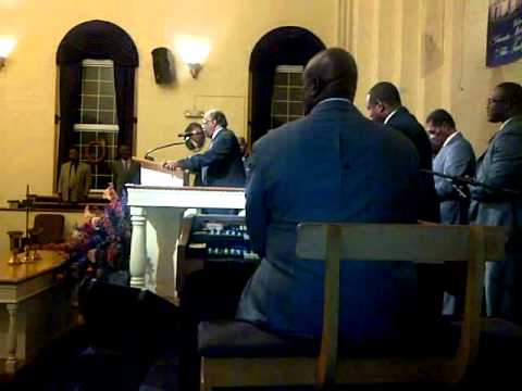 Bishop C.L. Morton, Jr preaching Sun Night @ Greater Mitchell Temple ...