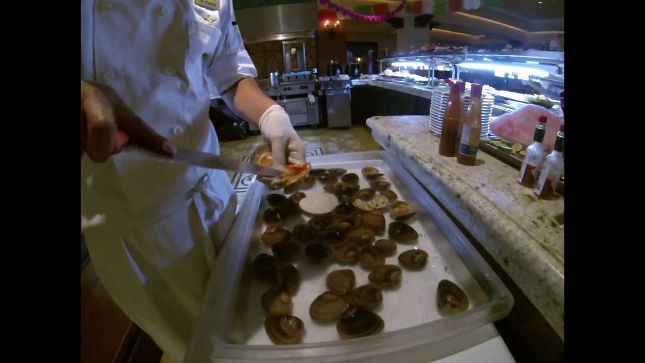 Eating Fresh Chocolate Clams @ Villa del Pal Mar - Loreto, Mexico ...
