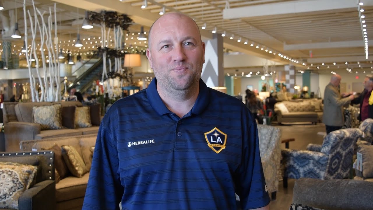 Clint Mathis' First Impressions of Bob's Discount Furniture - YouTube