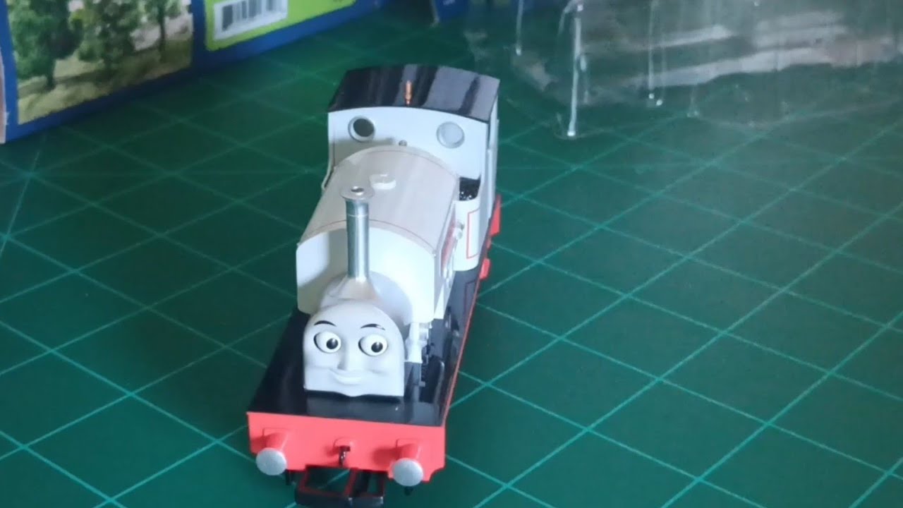 (Unboxing/Review/Test Run) Of Bachmann Ho Scale Stanley!! - YouTube