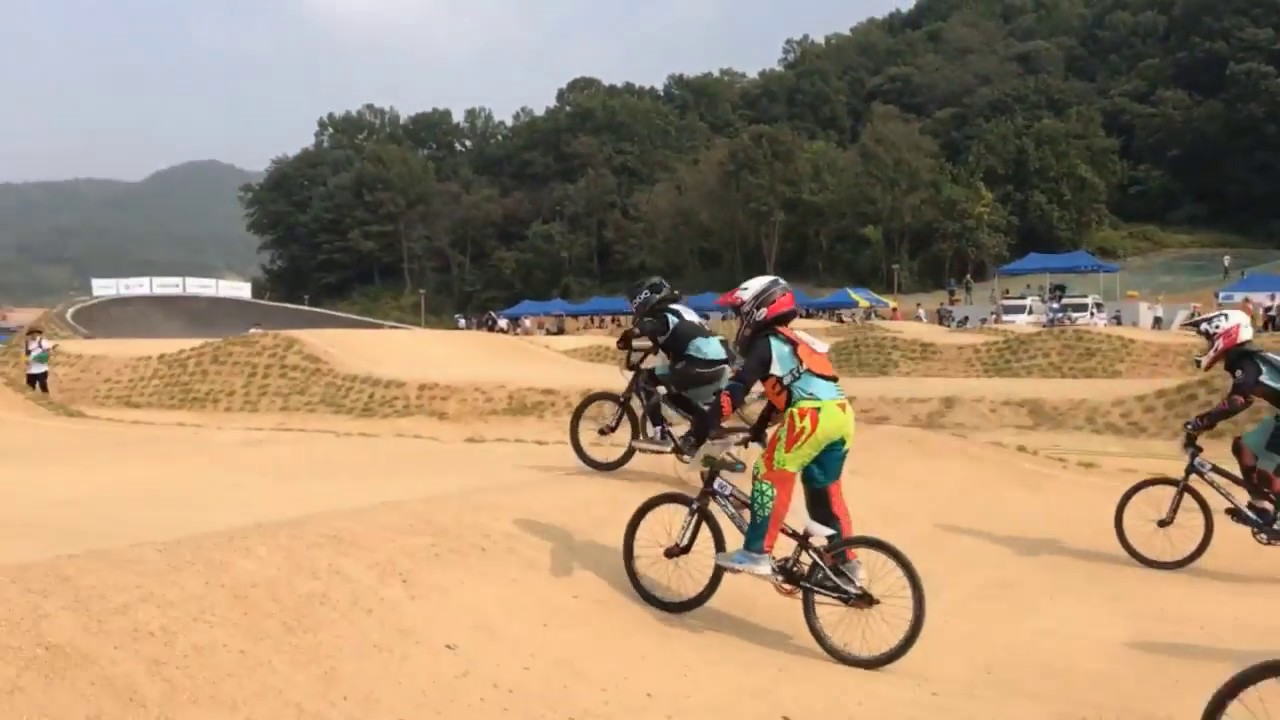 2017 Sejong international BMX E2 final race_ Kim taewoo - YouTube