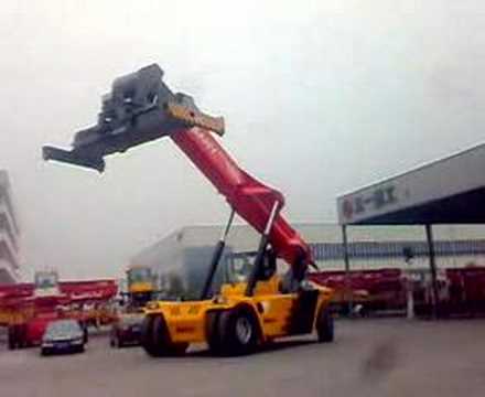 SANY Reach Stacker SRC45-5M II(Containera). Spreader. - YouTube
