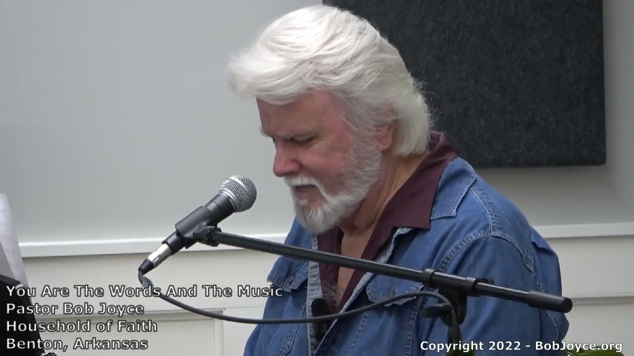 BOB JOYCE CALLS HIMSELF ELVIS- JONATHAN HARRIS- LOST IN SPACE. - YouTube