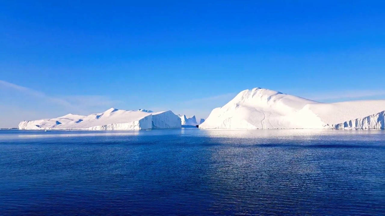 Big iceberg calving / Kælvende isbjerg - YouTube