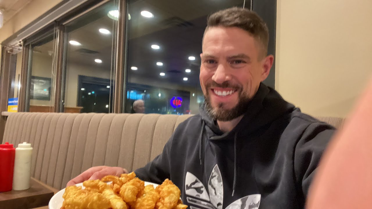 AYCE FISH AND CHIPS-SCOTT EATS - YouTube