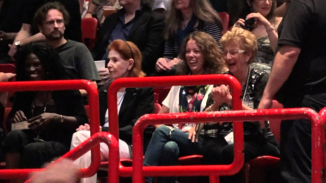 Bruce Springsteen - Bruce mother & sister- Wrecking Ball Tour 2012 - 5 ...
