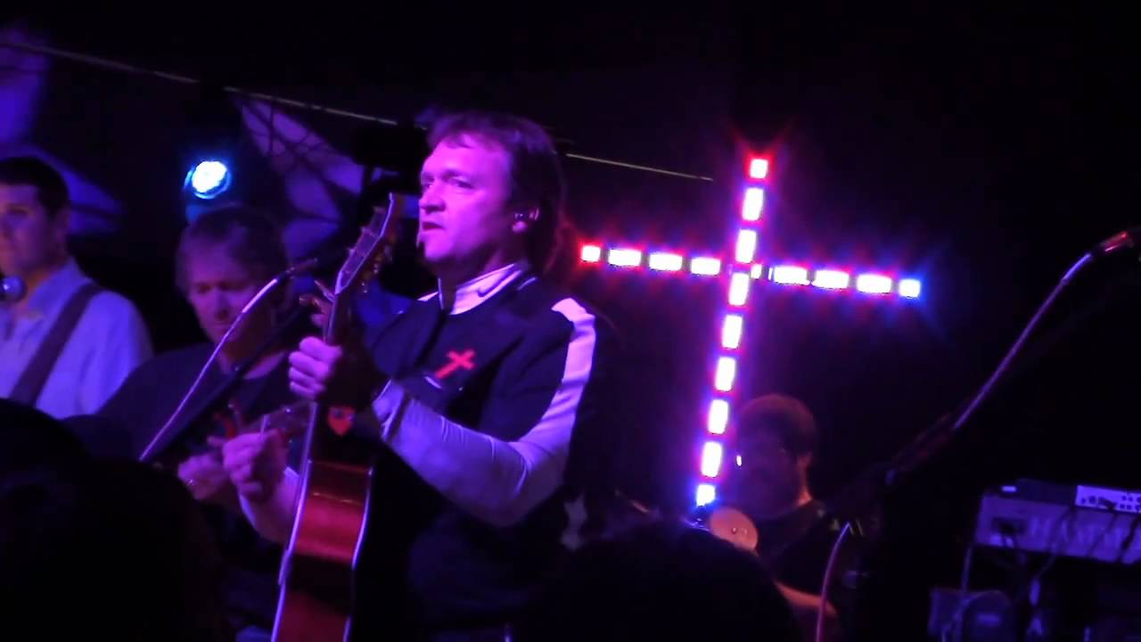 Praise Chamber - No Fences / Open The Eyes Of My Heart - YouTube