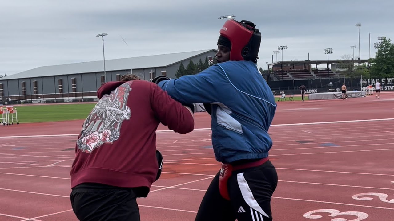 Heavyweight Boxer Sparring Kyron Ashford - YouTube