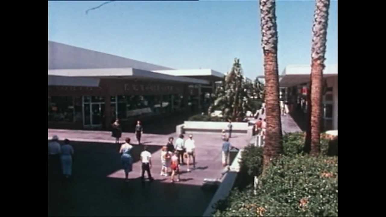 Lakewood Center: The Core of a Community (Modern Architecture in Los ...