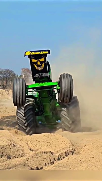 Nishu Deshwal Tractor 🚜💖🚜 Sawraj or John Deere 💚#trending #youtubeshorts #viralshorts #stunt # ...