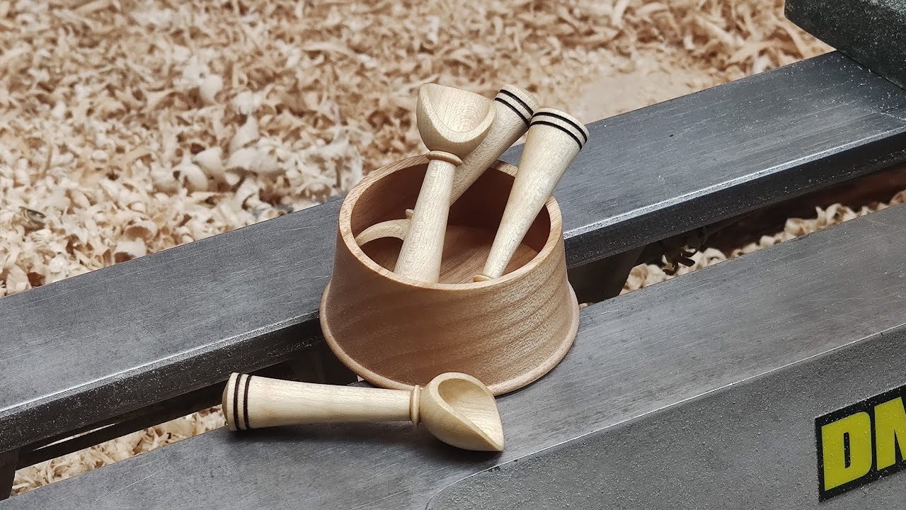 How I made tiny scoops with skew chisel - YouTube