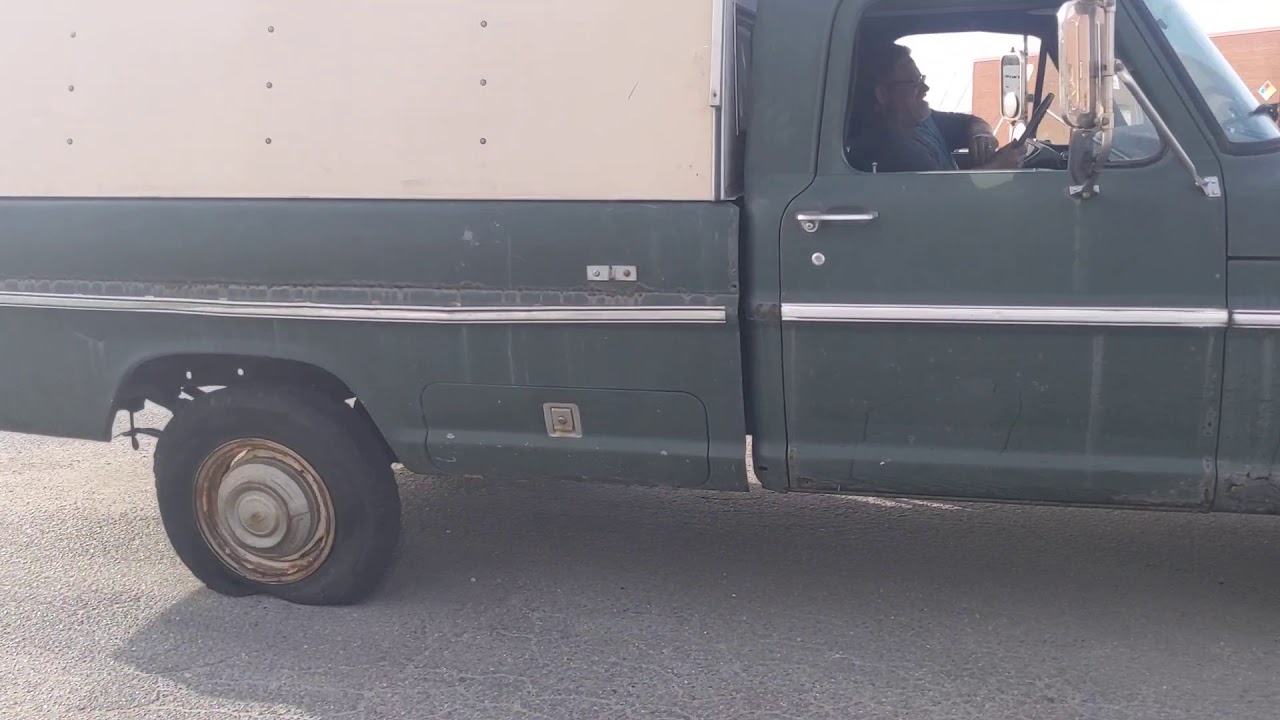 71 ford flappy tire - YouTube