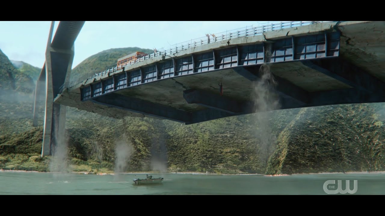 Superman and Lois 1x03: Superman saves a collapsing bridge. - YouTube