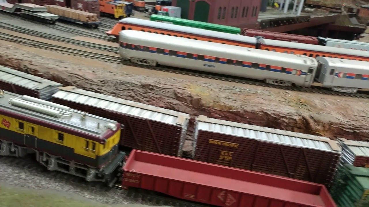 Model Railroad Club of Milwaukee O scale O gauge electric trains - YouTube