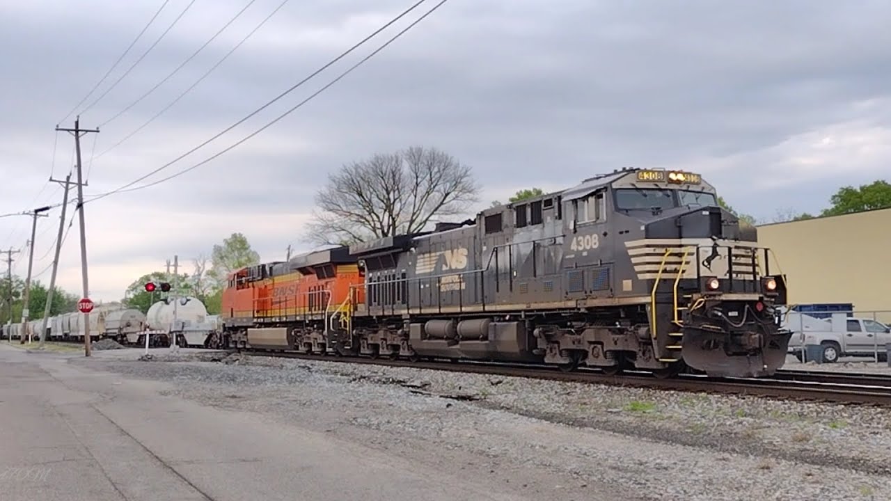 NS 4308 and BNSF 6412 lead NS 171 Manifest Train West at Arlington Heights, OH - YouTube