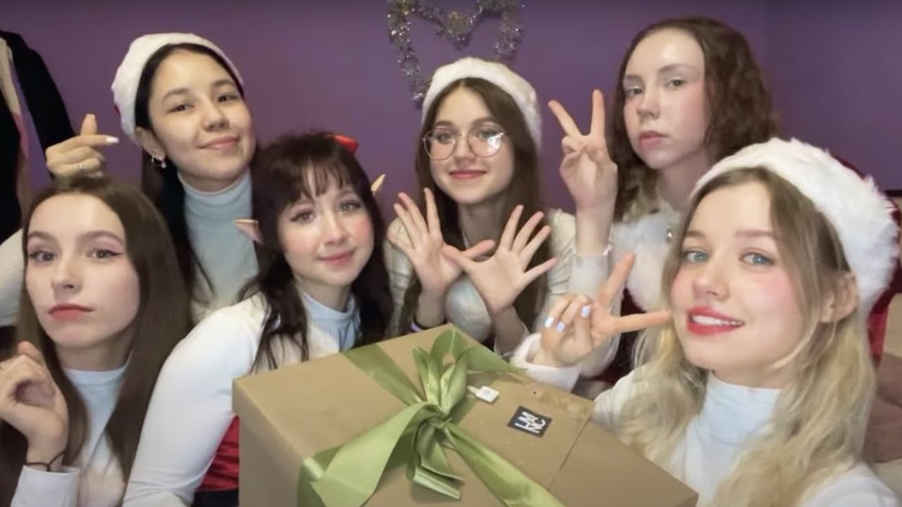 HAPPY CHRISTMAS STREAM🎄 - YouTube