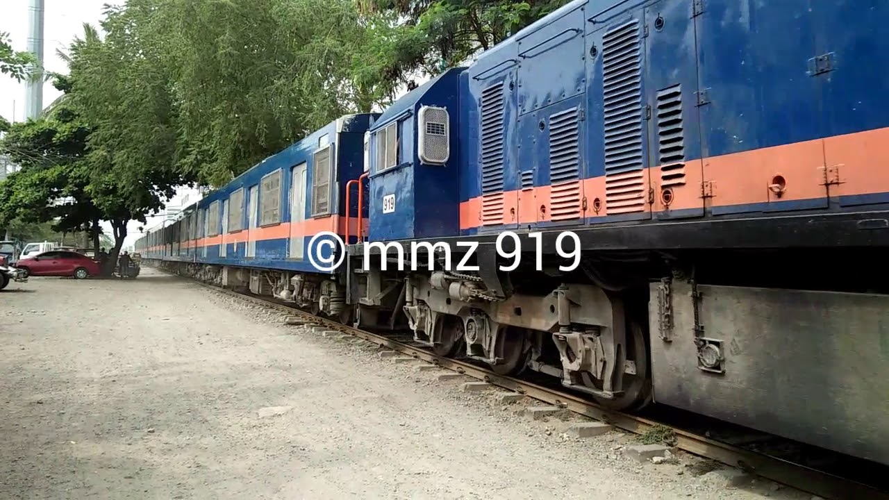 PNR DEL 919 & EMU 06/07 passing Alabang Area - YouTube