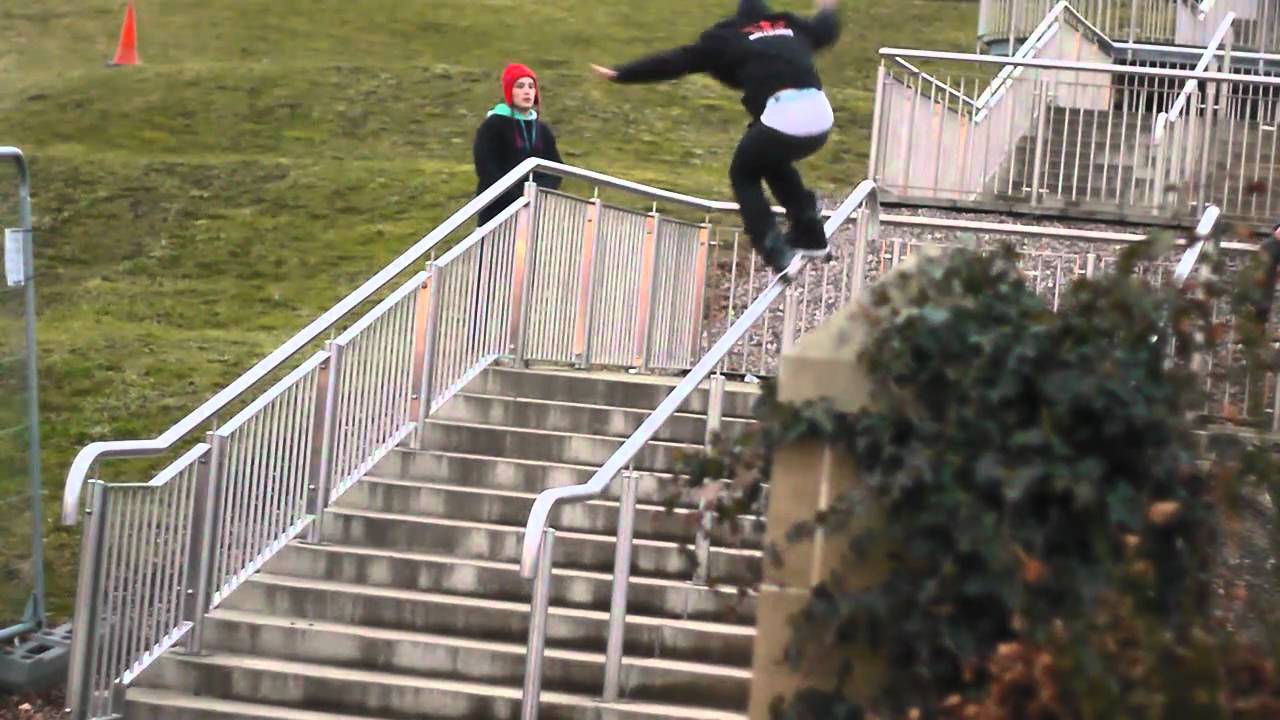 James keyte 2011 rollkings advert - YouTube