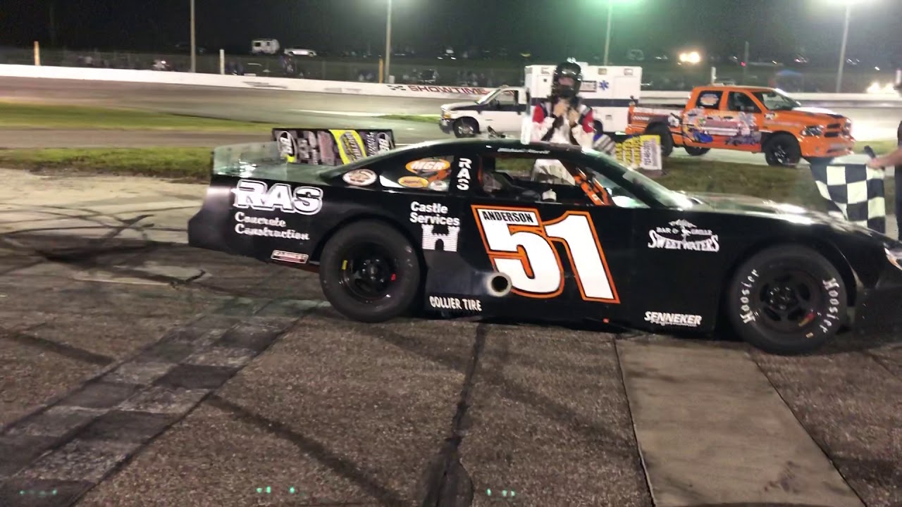 Michael Atwell takes home 10k at Showtime Speedway - YouTube