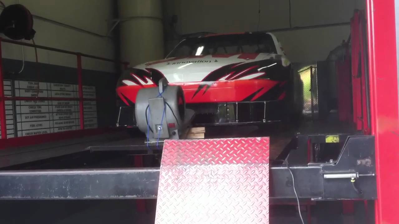 NASCAR Technical Institute Chassis Dyno - YouTube