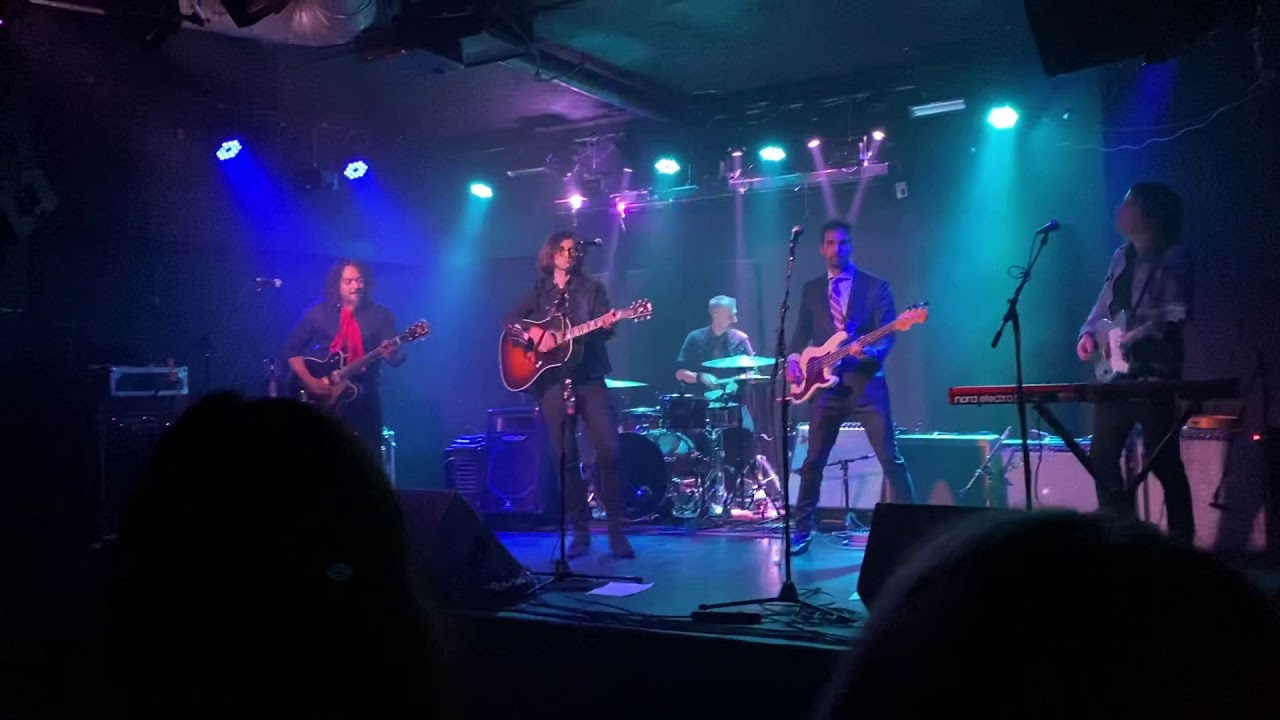 King Leg “Great Outdoors” live - YouTube