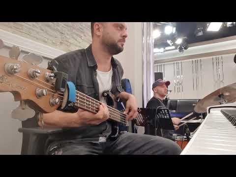 Esra Erol - açılış - Ben de özledim (bass cam)