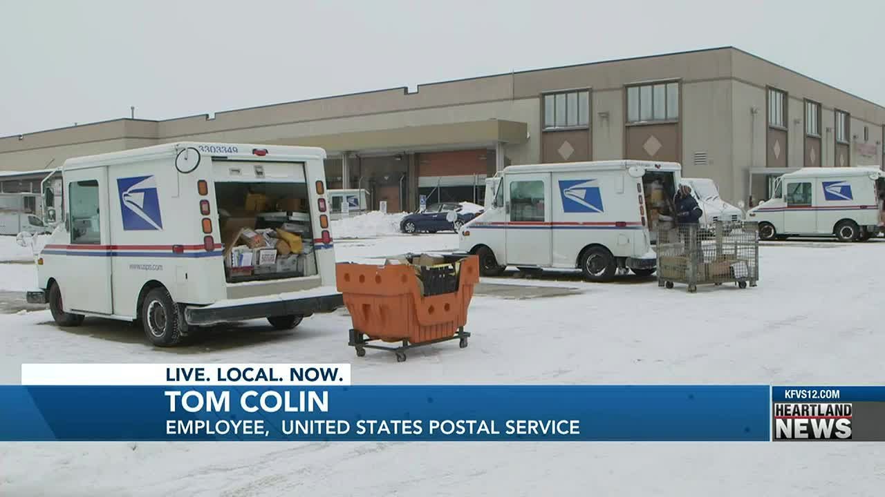 Postal workers still deliver mail in snow | KFVS - YouTube