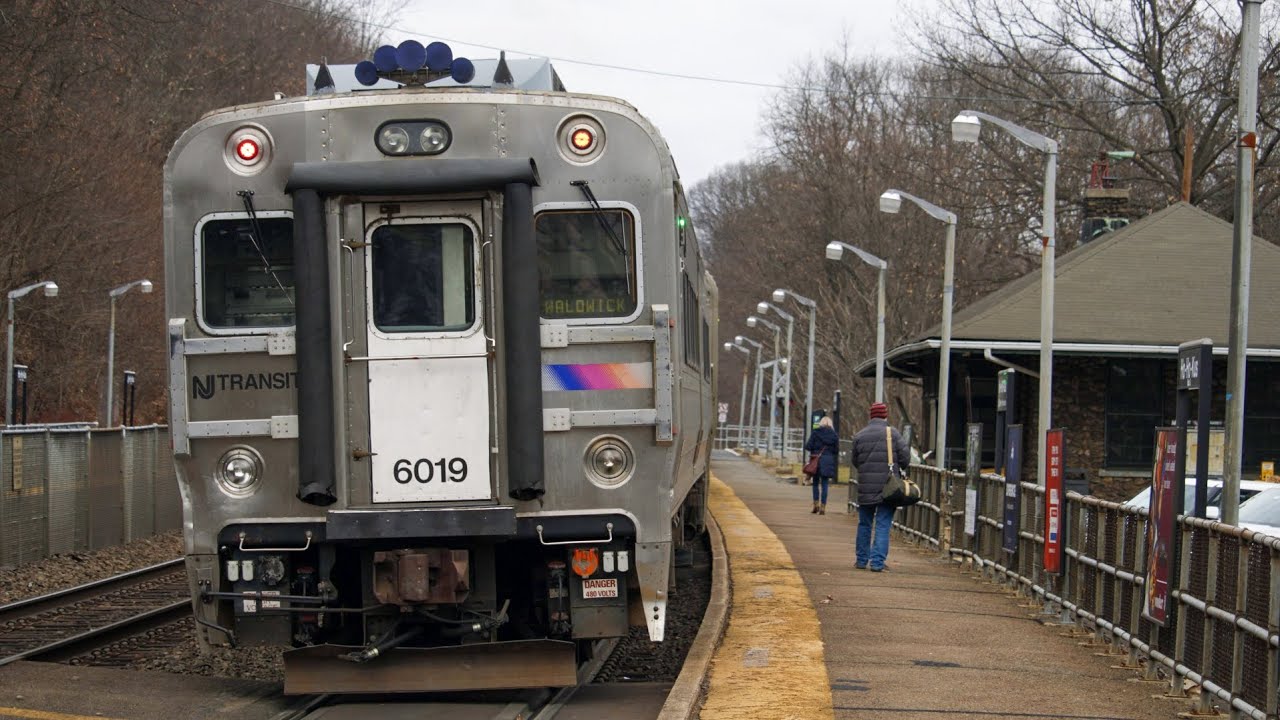 NJT Trains at Ho Ho Kus and Secaucus Junction (1/14/22) - YouTube