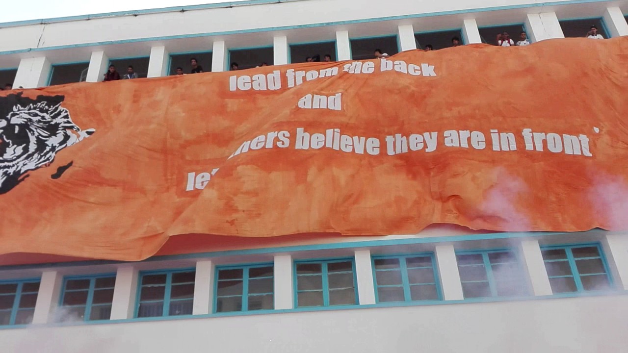 Craquage et tifo Bac 2017 lycée mixte Béja - YouTube
