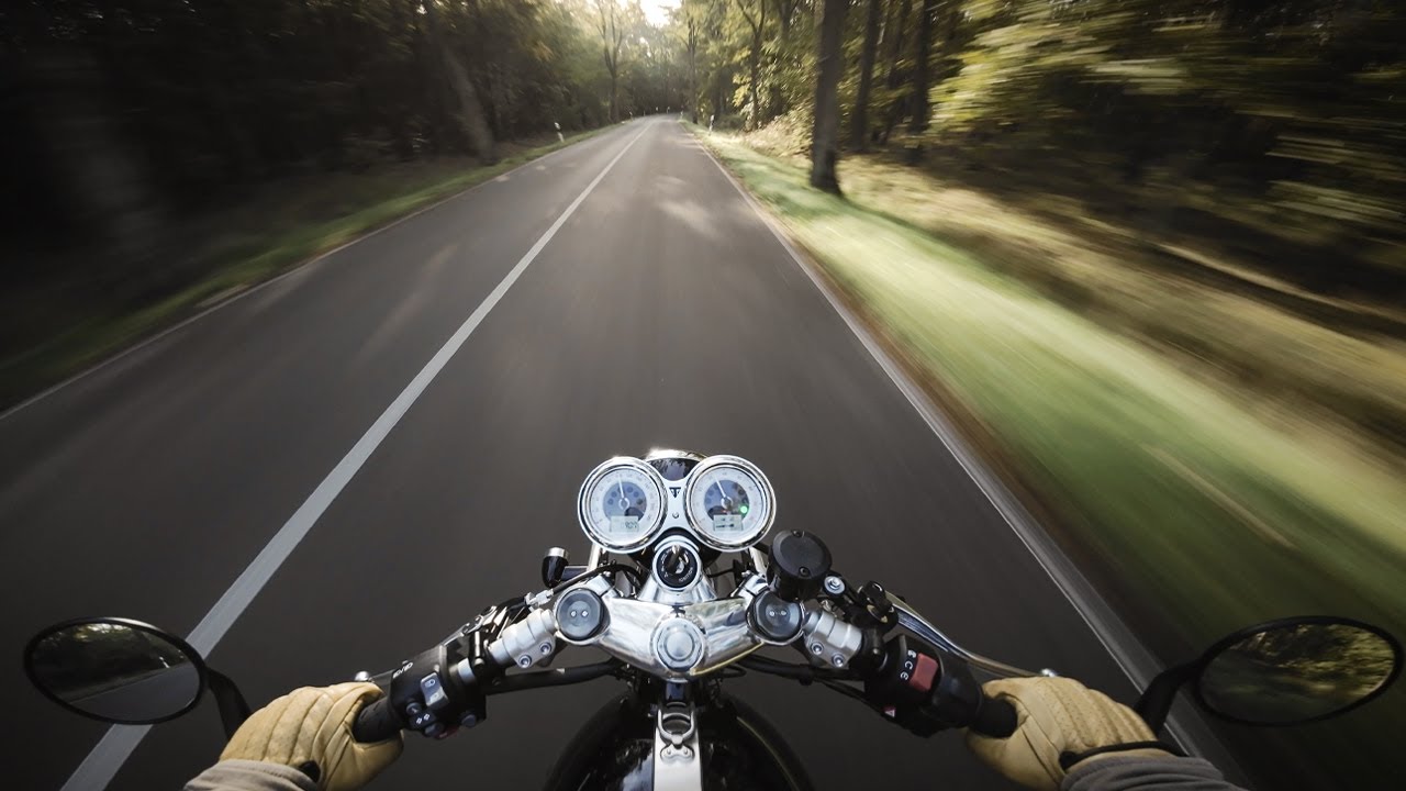 Triumph Thruxton RS Morning Run - Exhaust Sound 4K POV - YouTube