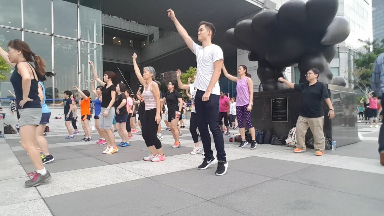 EVERYBODY WAS DANCING! - YouTube