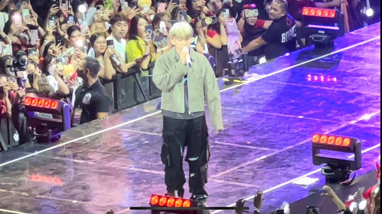 BAEKHYUN | KPOP OVERPASS - LOVE AGAIN - YouTube