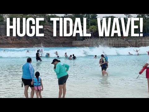 Huge Tidal Wave at Disney's Typhoon Lagoon! - YouTube