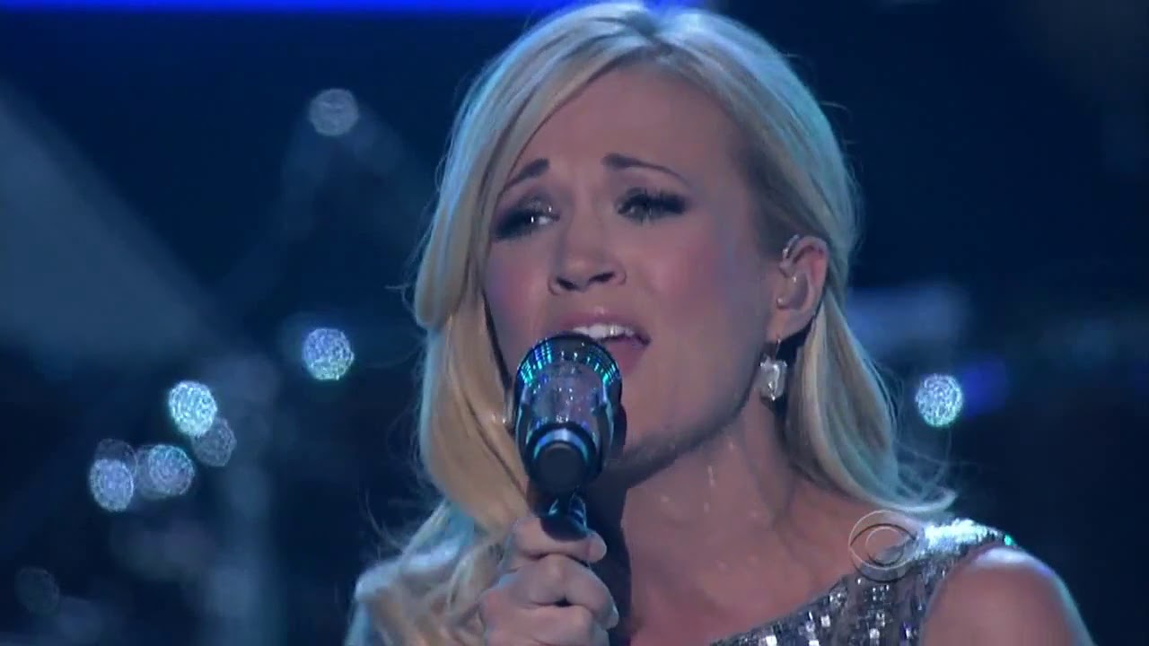 Carrie Underwood - Neon Moon (ACM's Last Rodeo) - YouTube