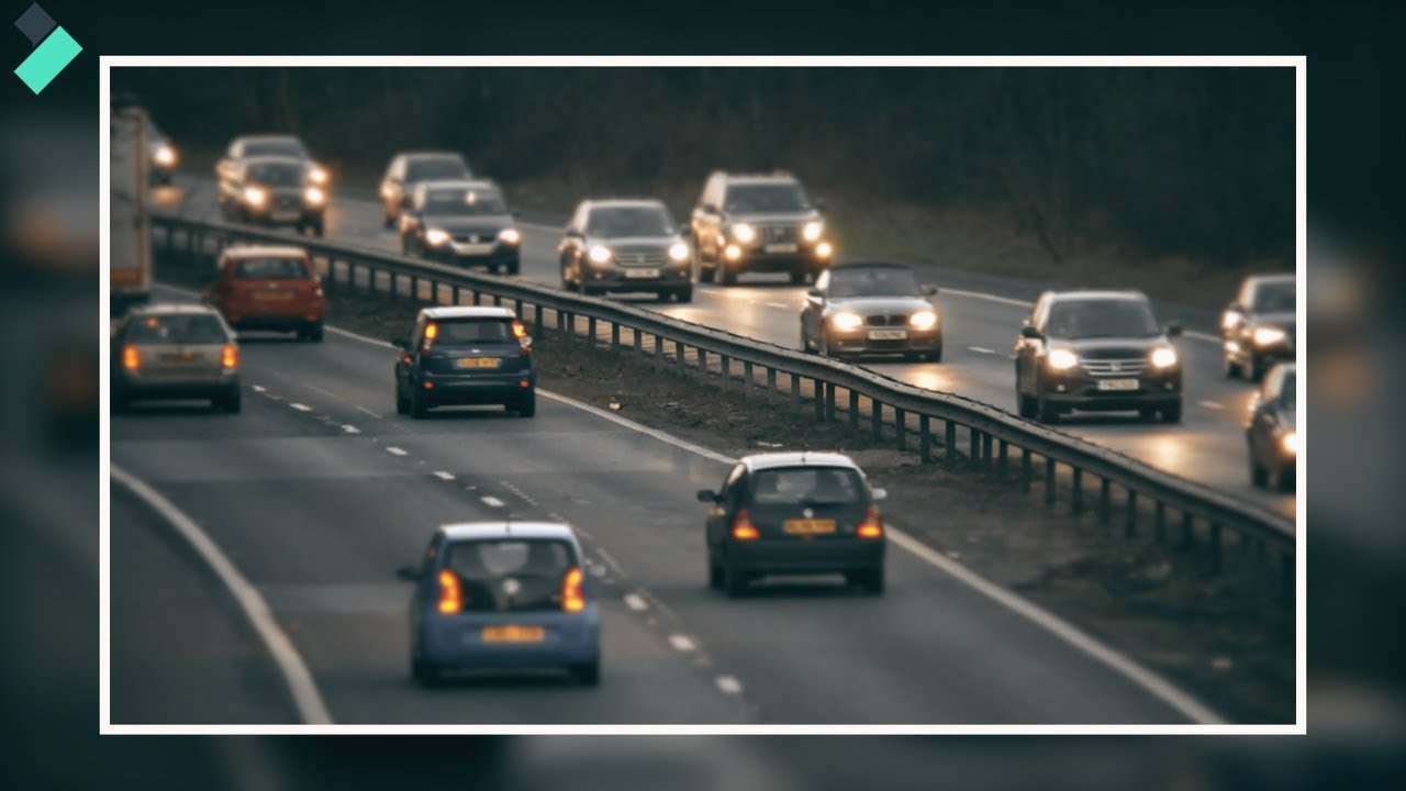 Easily Apply a Border Effect to Your Video in Filmora 13 - YouTube