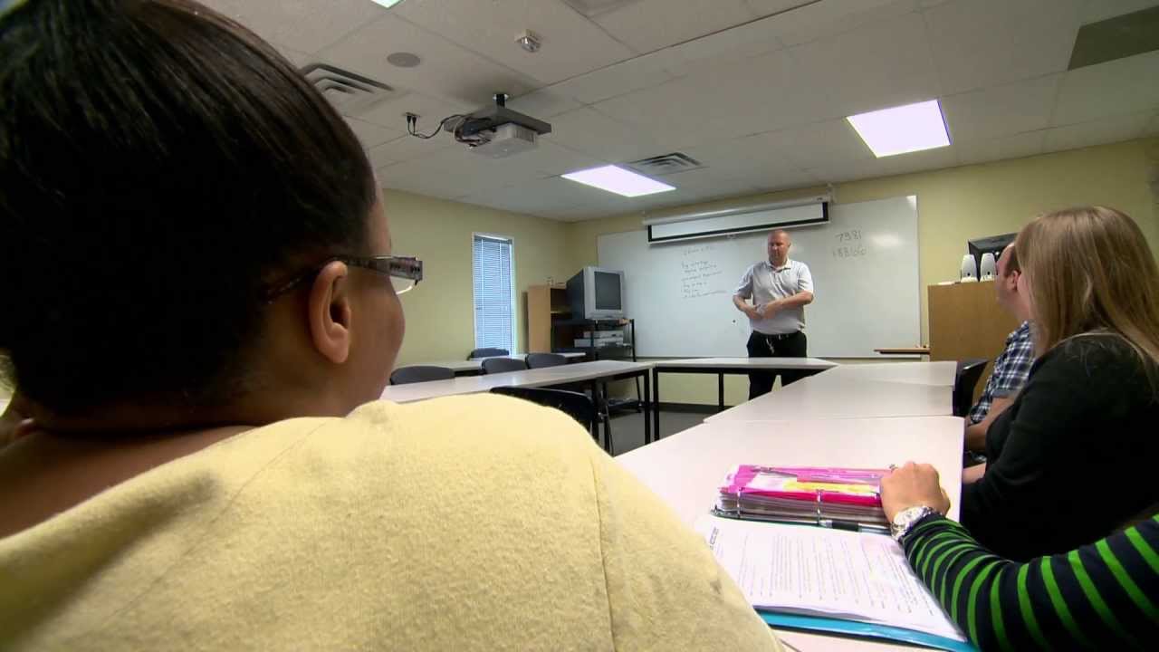 HoustonPBS UH Moment: American Sign Language Interpreting - YouTube