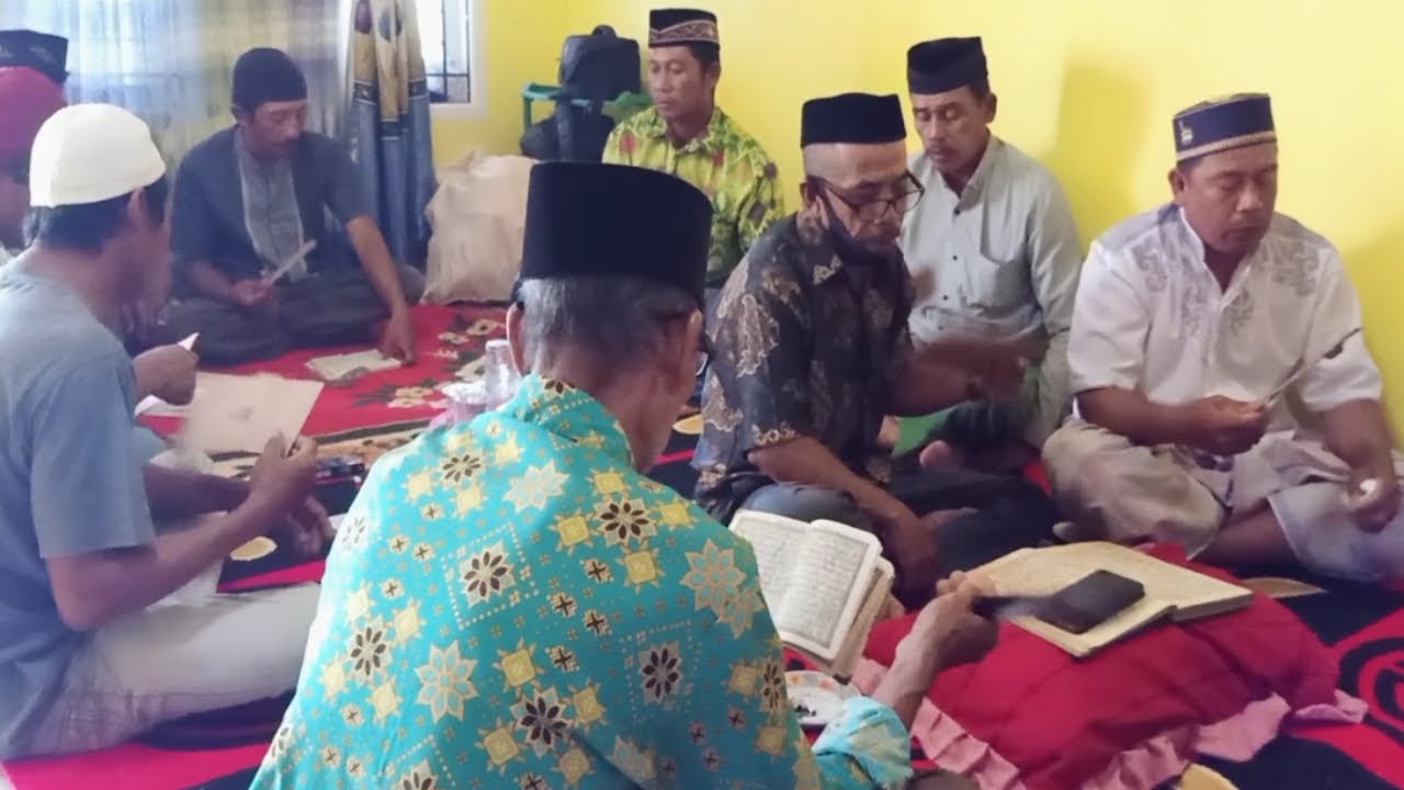Bacaan Zikir Barasanji, Adat Bugis Makassar - YouTube