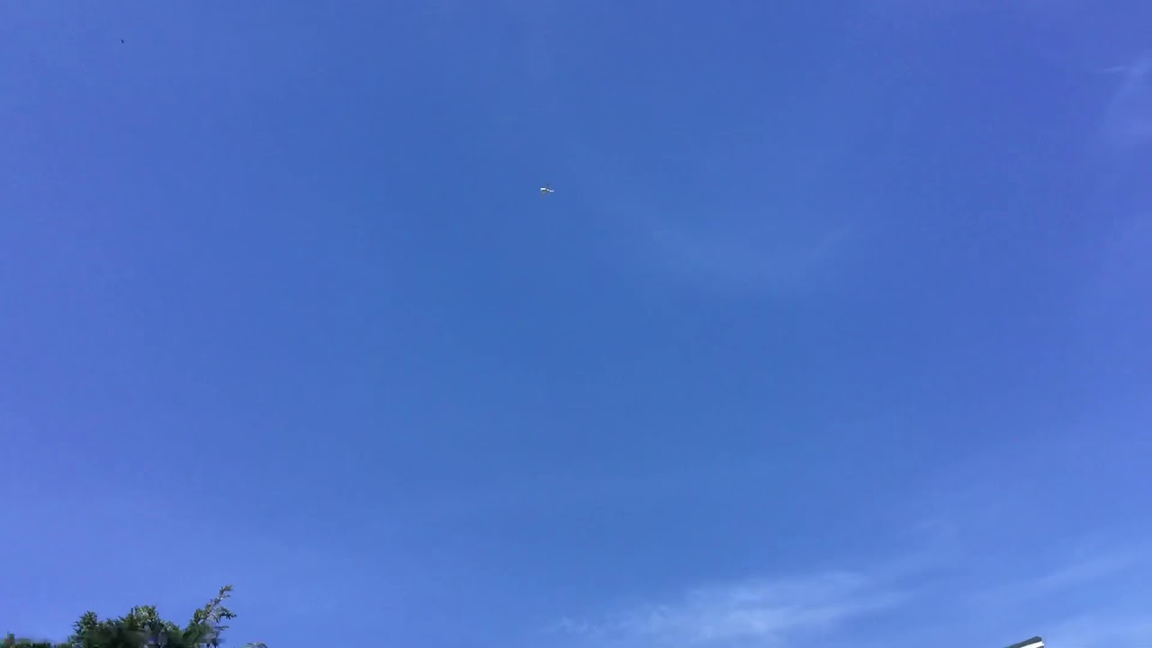 SR 22 plane departing Bournemouth International Airport - YouTube