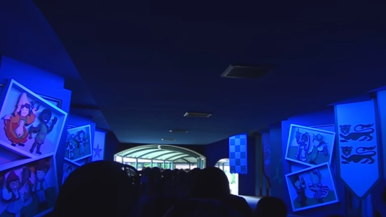 "it's a small world" Disneyland Paris Goodbye room through the years ...