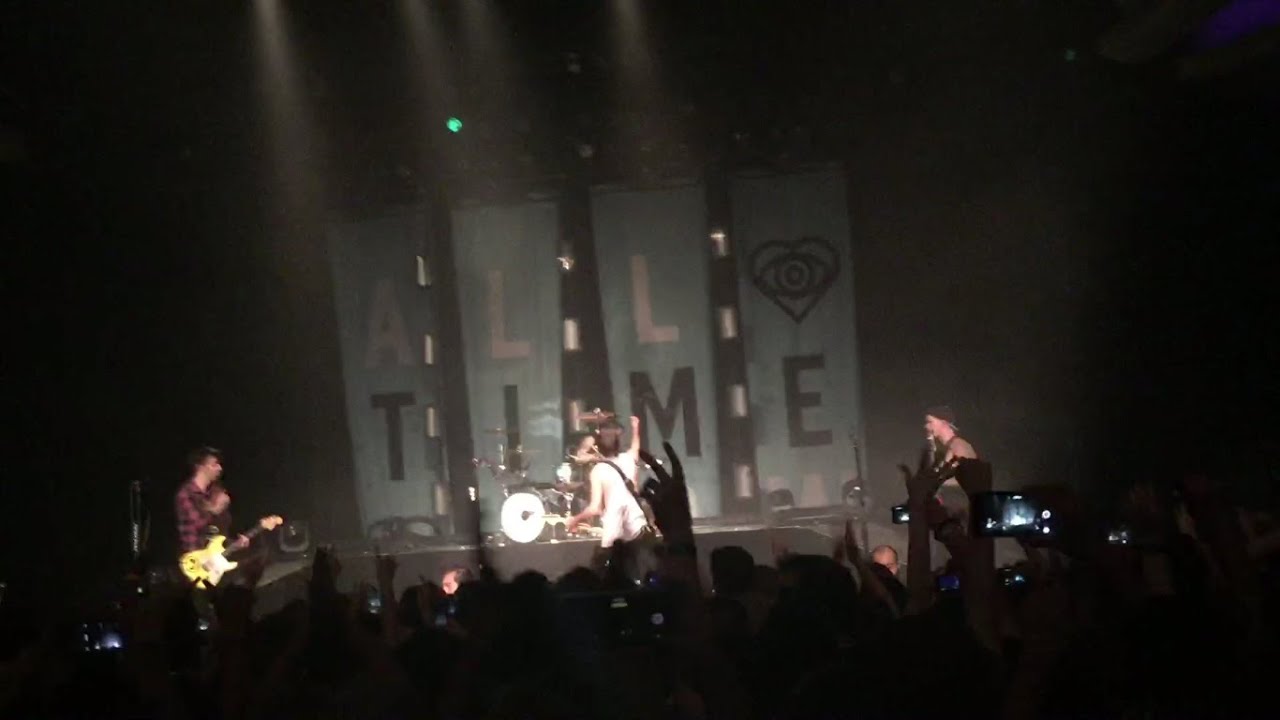 All Time Low - Jasey Rae & Dear Maria Count Me, In (Live) - YouTube