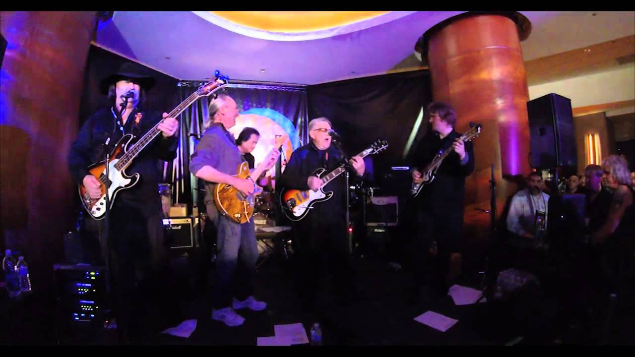 The Chantays' Bob Spickard playing RJ Supervintage at NAMM 2016 - YouTube