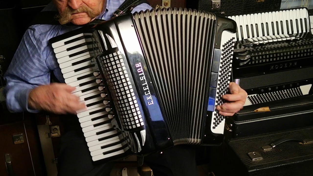 Excelsior 125 Accordion 41/120 LMM - YouTube