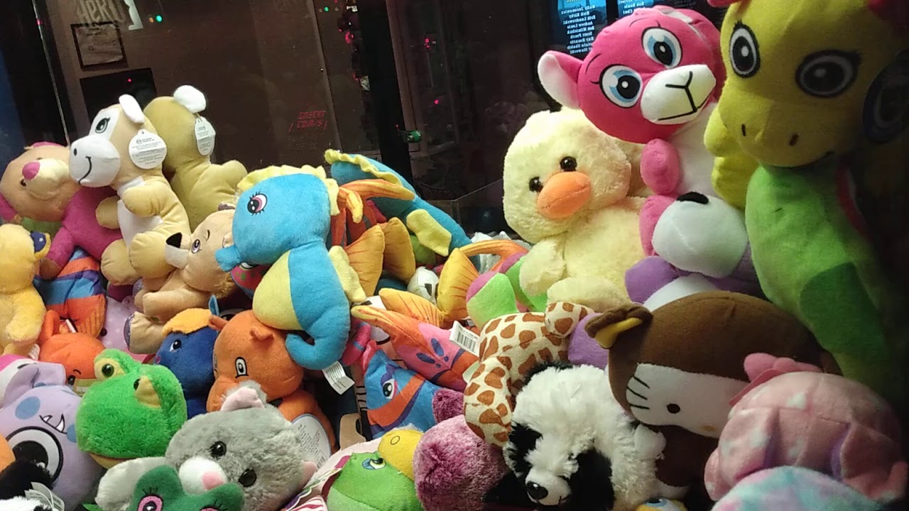 Toy Soldier Claw Machine@Gophers Grill near 2in1 win - YouTube