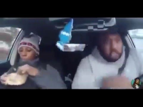 Radyoda Sevdiği Şarkı Çıkınca Kendini Kaybeden Adam