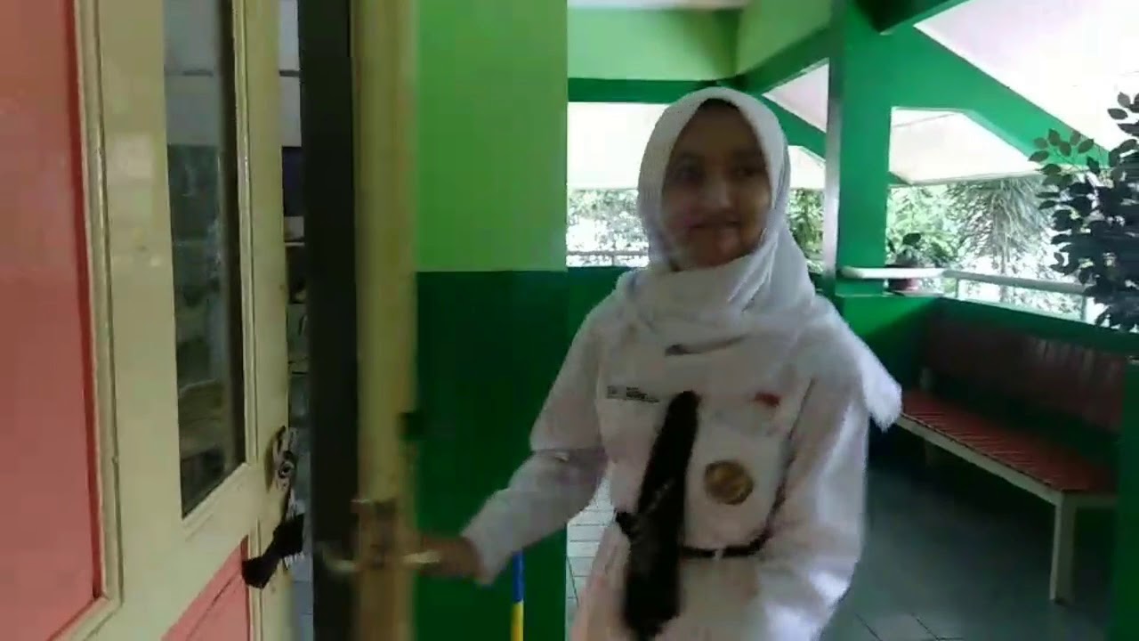 Smpn 111 TugasSeni - YouTube